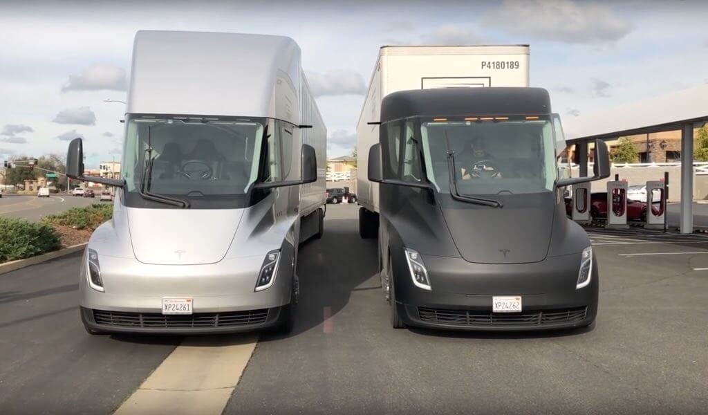 Mehrere Videos zeigen Tesla Semi Trucks während des ersten Einsatzes ...