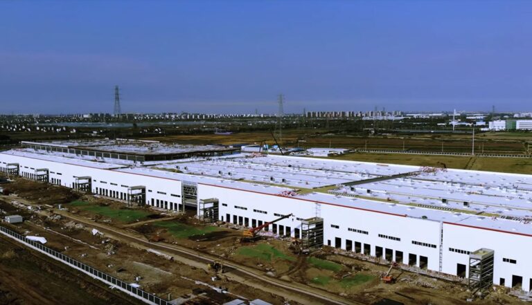 Video: Tesla-Gigafactory in China fast fertig > Teslamag.de