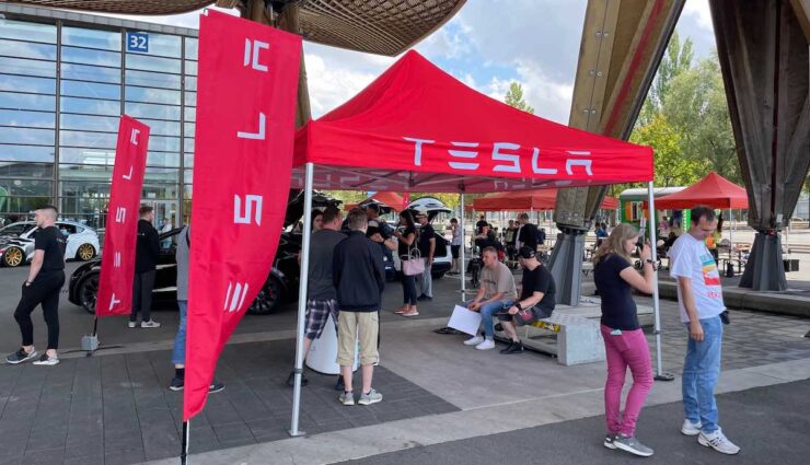 S3xy Mit Tesla Elektroauto Rekord In Hannover Teslamag De